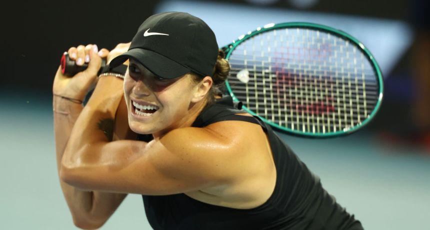 Sabalenka suffered a resounding defeat in Miami and smashed her racquet ...