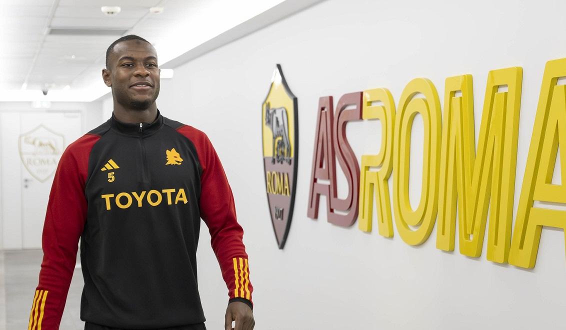 The footballer from AS Roma who lost consciousness on the field has ...