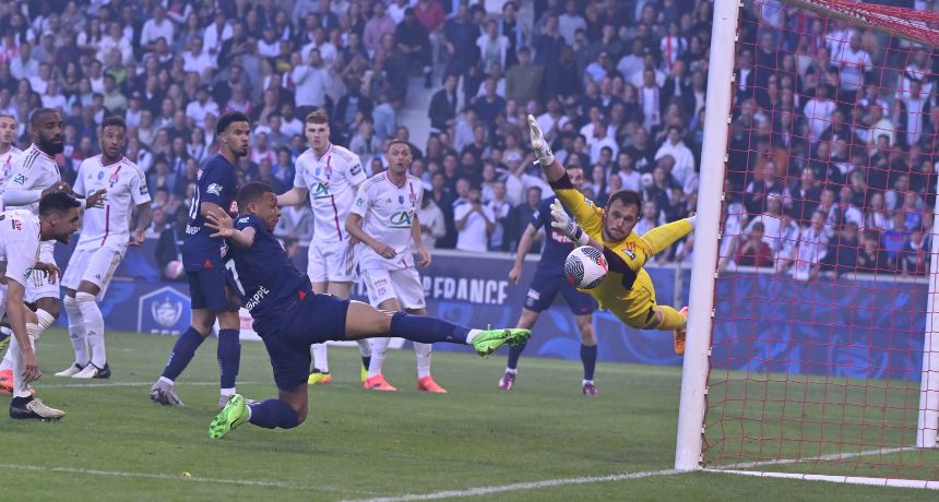PSG defeated Lyon in Mbappe's farewell match and won the French Cup ...