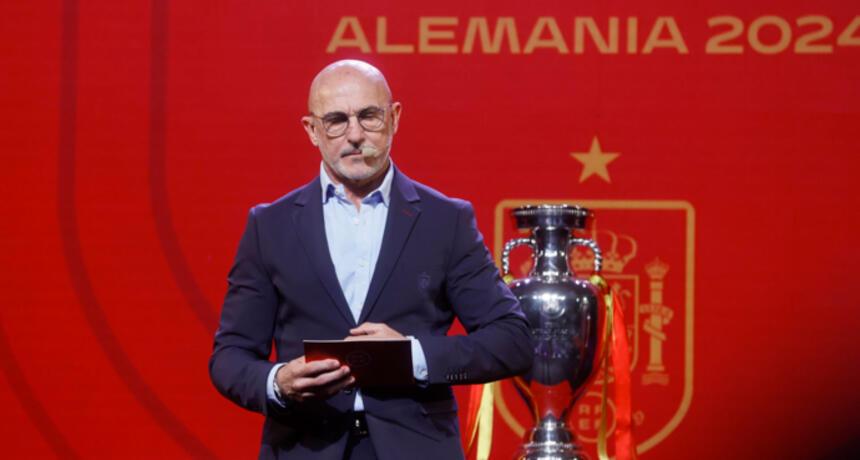 The Spanish national team has extended the contract with their head ...