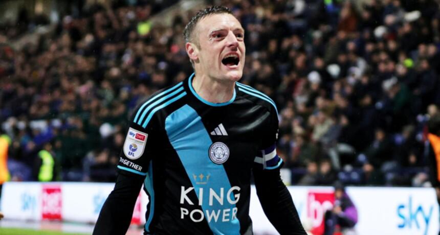 The legendary Leicester City striker has extended his contract for ...