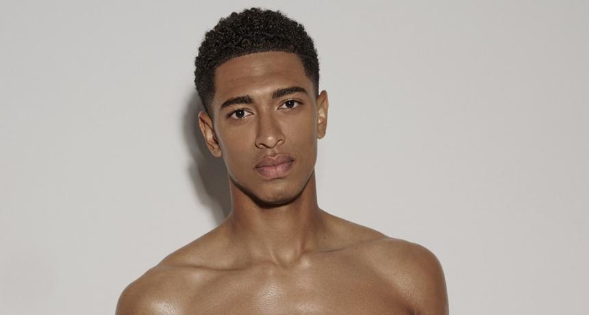 Taking it to the next level. Bellingham modelled in a lingerie ...