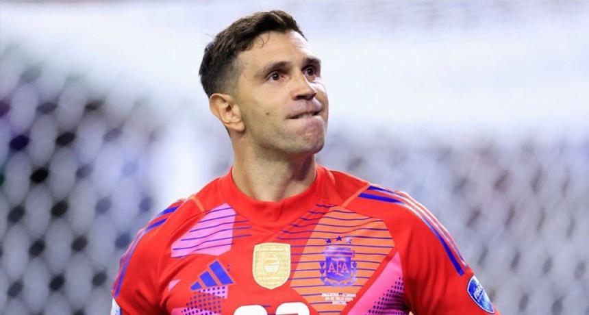 Saviour. Emiliano Martinez's incredible statistics in the penalty ...