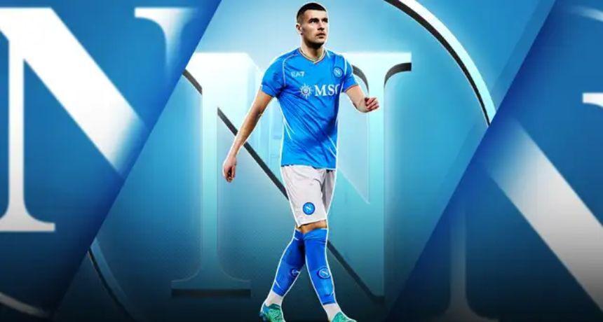 BREAKING. SSC Napoli announced the signing of the Italian national team ...