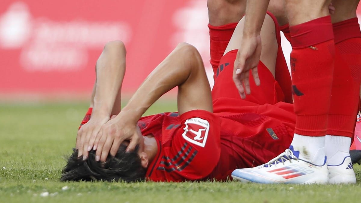 What a setback. Bayern summer rookie broke his leg during a friendly ...