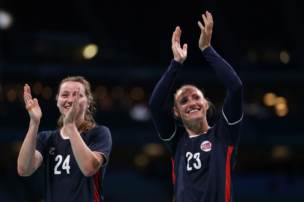 The Norwegian women's handball team defeated France and became the ...