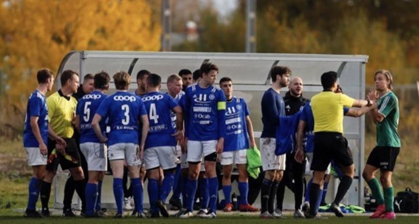 The players of the Swedish club supported their captain, who has been ...