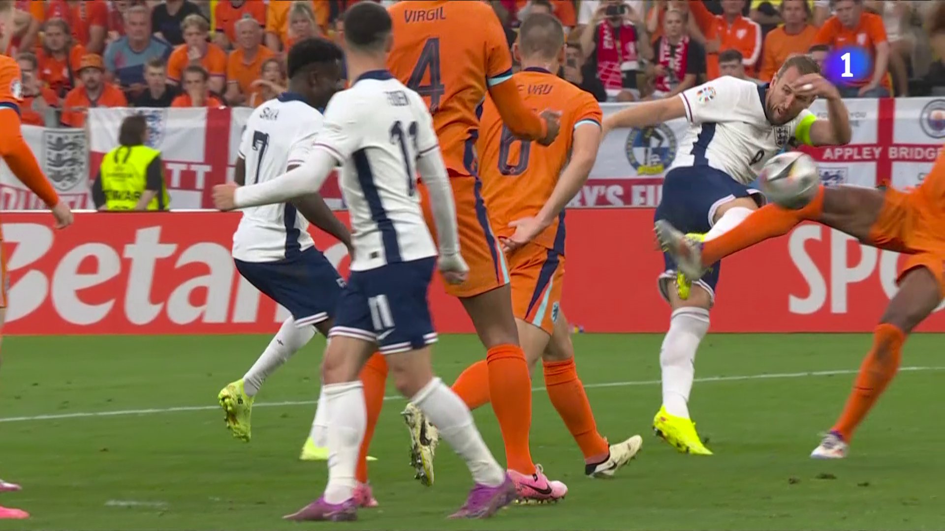 Was there a penalty? Referee awarded penalty to the Netherlands goal ...